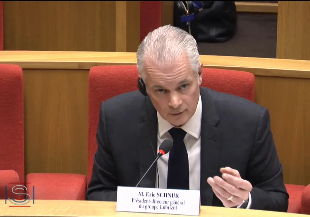 Le PDG de Lubrizol peine à convaincre face aux sénateurs